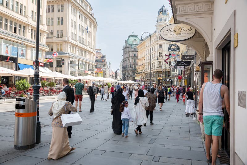 People walking in Vienna editorial stock photo. Image of famous - 62309643