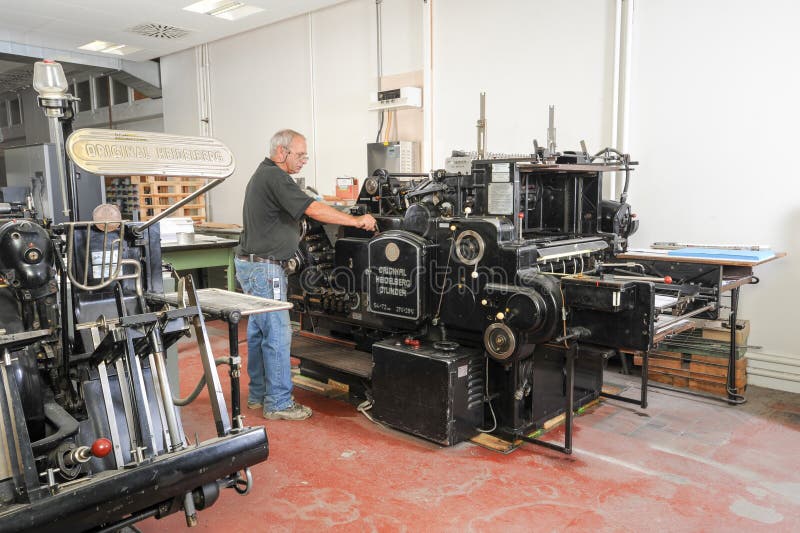 People Working at an Offset Printing Machine Editorial Photography ...