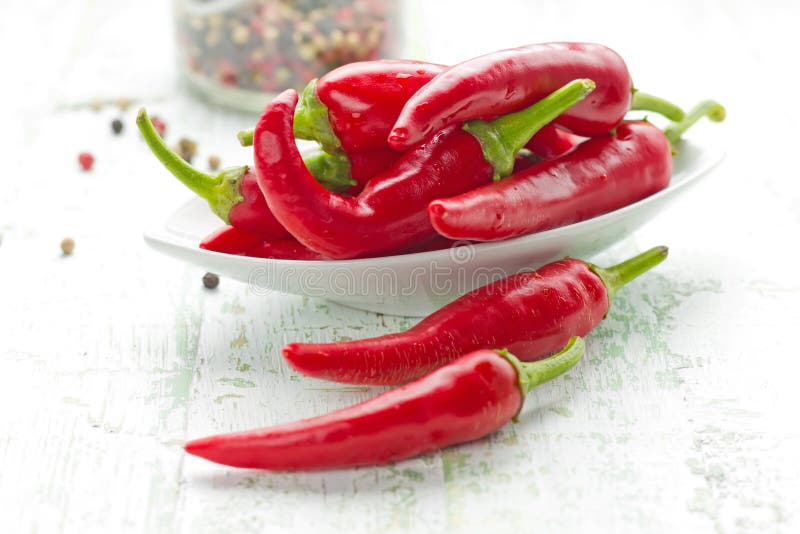 Peperoni Di Peperoncini Rossi Roventi Fotografia Stock - Immagine di ...