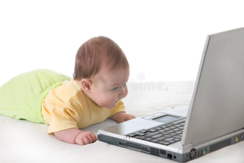 Bebé Distraído Del Trabajo En La Computadora Portátil. Foto de archivo ...