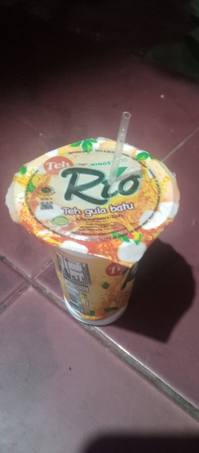 Pequena bebida fotografia editorial. Imagem de bebida - 268290367