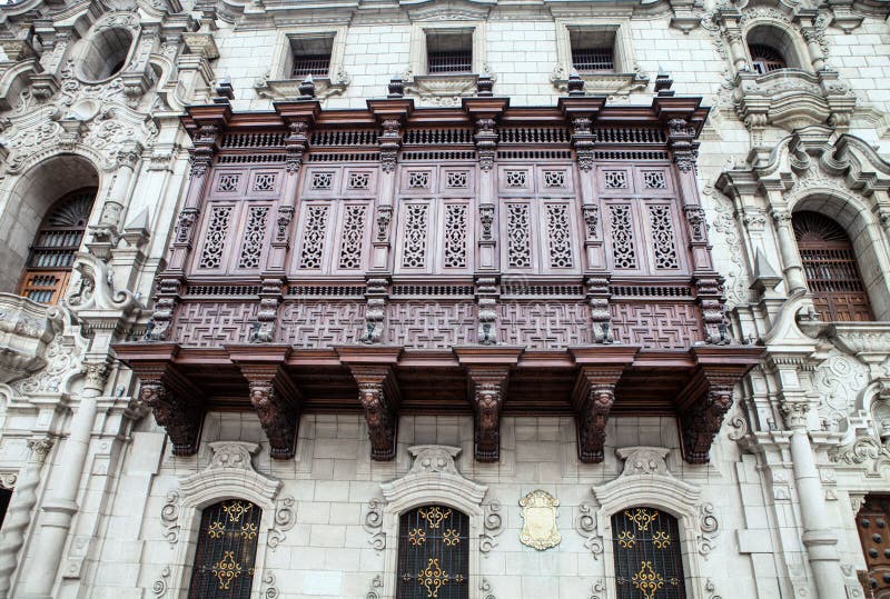 Perú, Lima Tradicional Los Balcones De Madera Tallados Agradables Foto ...