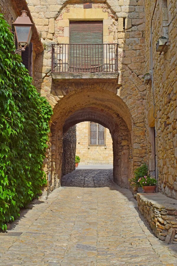 Peratallada Medieval Town, Gerona Stock Photo - Image of portal, houses ...