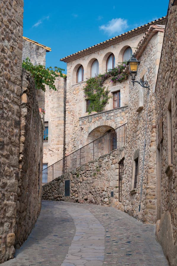 Passageway in Peratallada, Spain Stock Image - Image of city, medieval ...