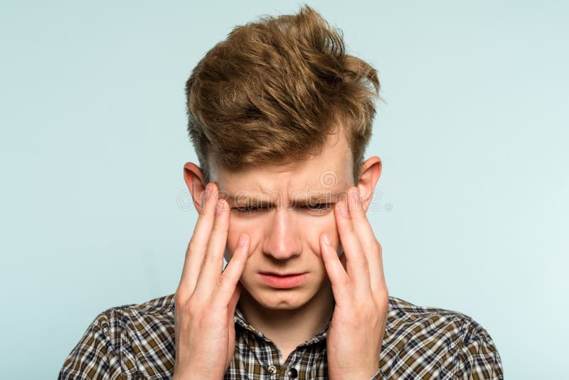 Perda Golpeada Devastado Da Falha Do Desespero Do Homem Imagem de Stock ...