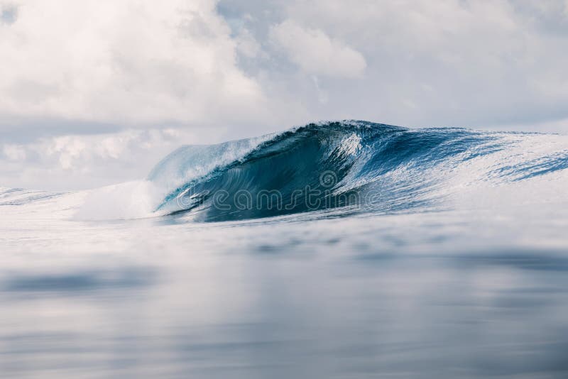 Perfect Barrel Wave in Ocean. Breaking Wave with Sun Light Stock Photo ...