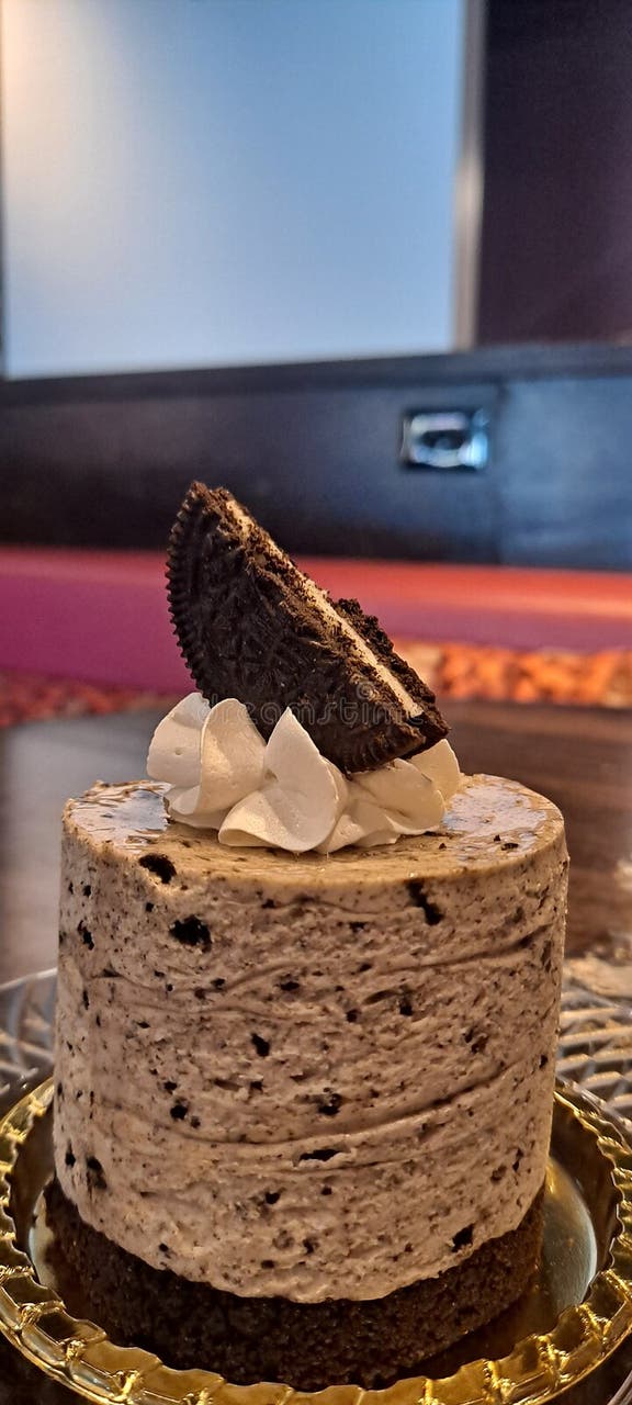 Perfect Oreo Cheesecake stock photo. Image of sweet - 250569154