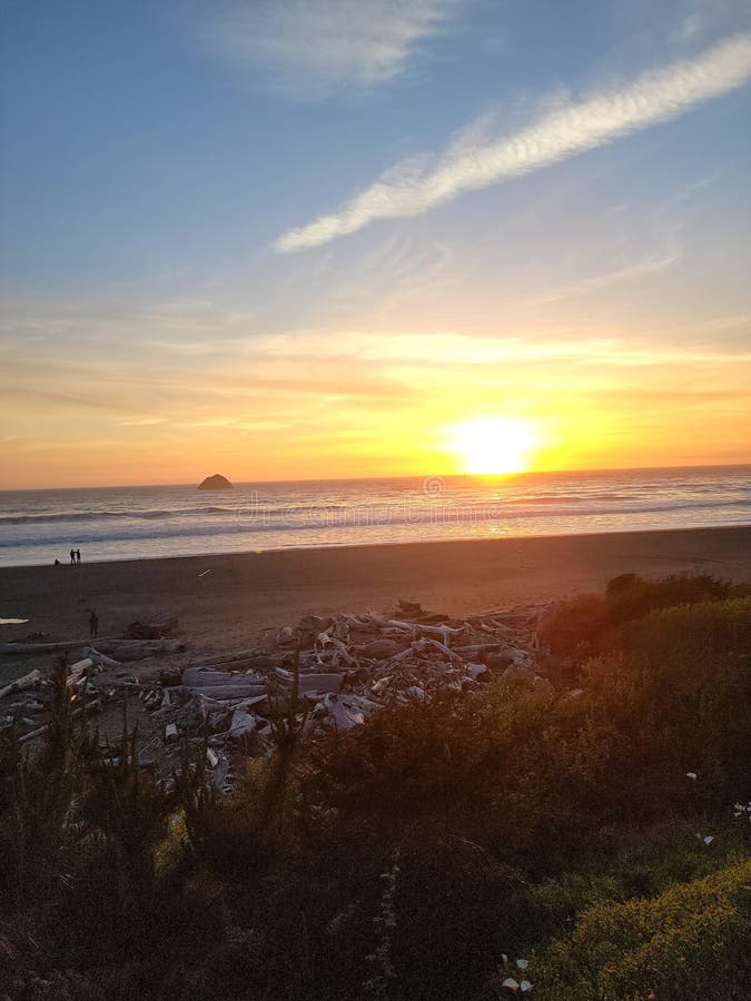 Perfect Sunset and Beach Shack Stock Photo - Image of recreation ...