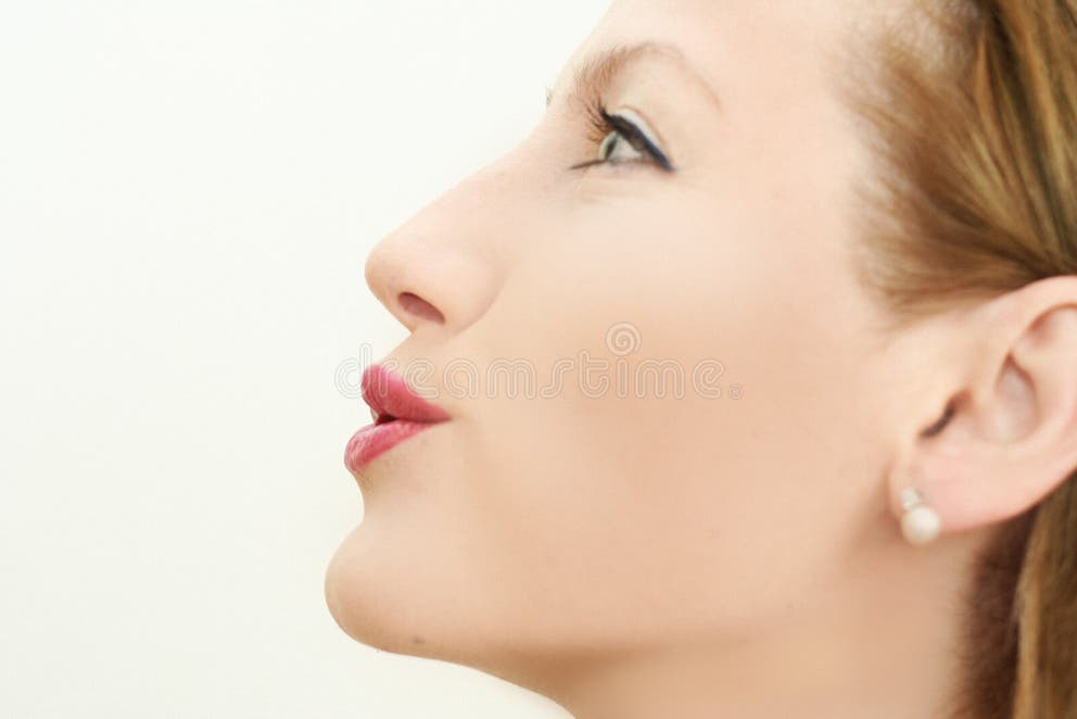 Perfil bonito de la mujer foto de archivo. Imagen de lipstick - 1850758