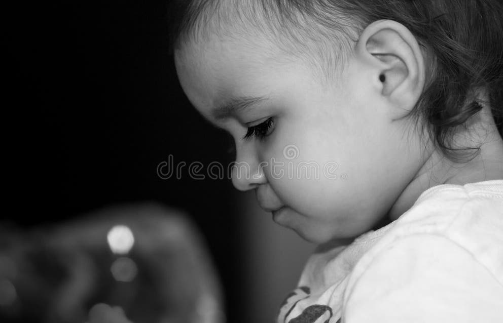 Perfil del bebé imagen de archivo. Imagen de negro, cara - 83006979