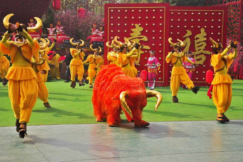 Performance of Dancing Chinese Ensemble Editorial Photography - Image ...