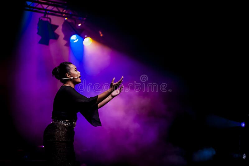 Performing Arts in Dark Studio Editorial Photography - Image of events ...