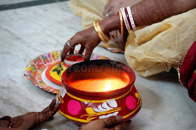 Performing Ritual by Bride at Indian Bengali Wedding Stock Image ...
