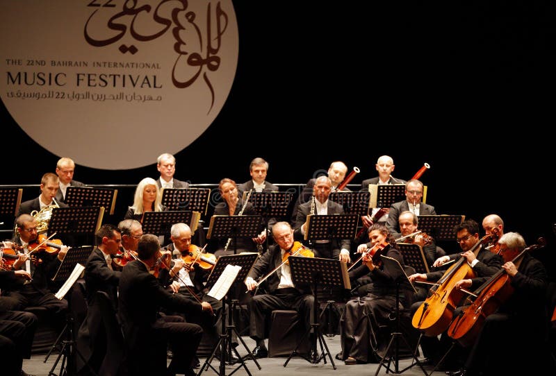 Perfroms Dell'orchestra Da Camera Di Praga Al Bahrain Fotografia ...
