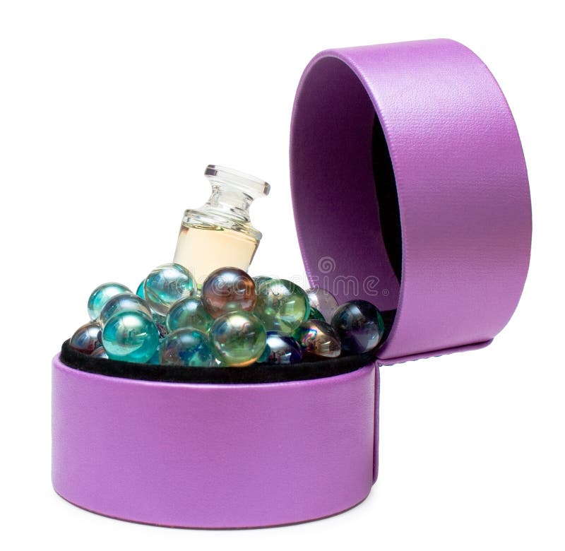 Perfume roxo imagem de stock. Imagem de frescor, aerossol - 17618497