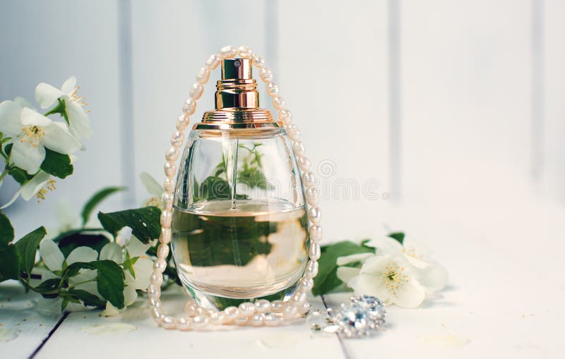 Perfume and String of Pearls Stock Image - Image of jewel, jewelry ...