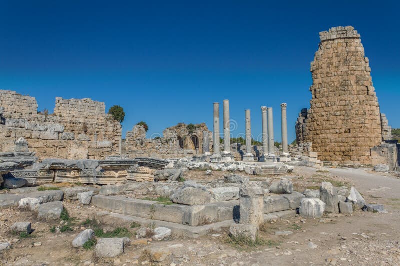 Perge imagen de archivo. Imagen de exterior, asoleado - 35197889