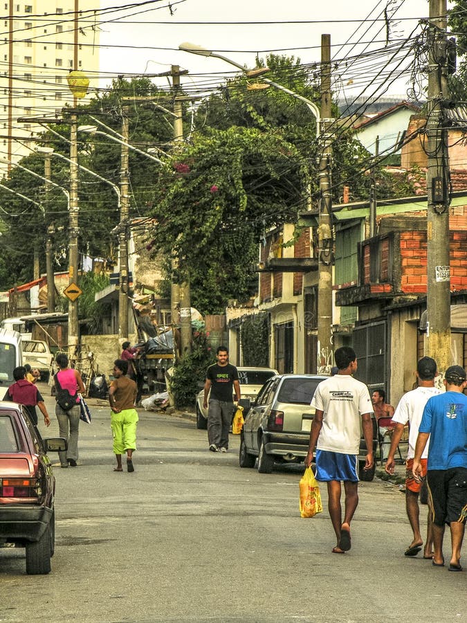 Periferia fotografía editorial. Imagen de edificio, pobre - 112045397