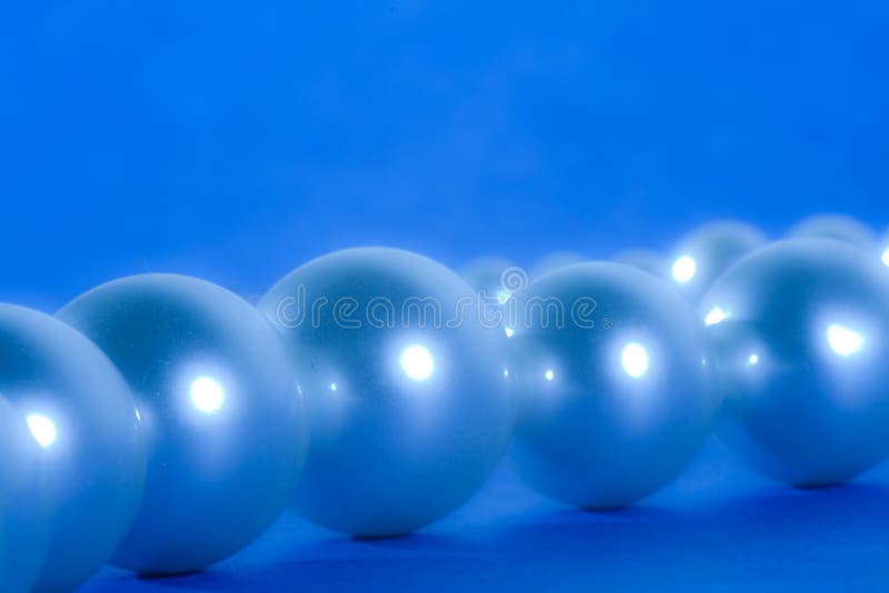Perlas azules foto de archivo. Imagen de granos, esfera - 44003762