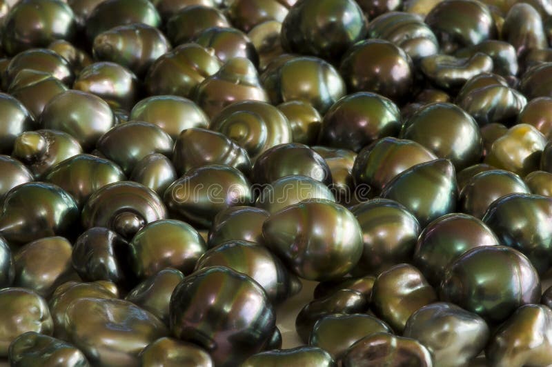 Perle Baroque Noire Du Tahiti - BRI 80 Image stock - Image du bracelet ...