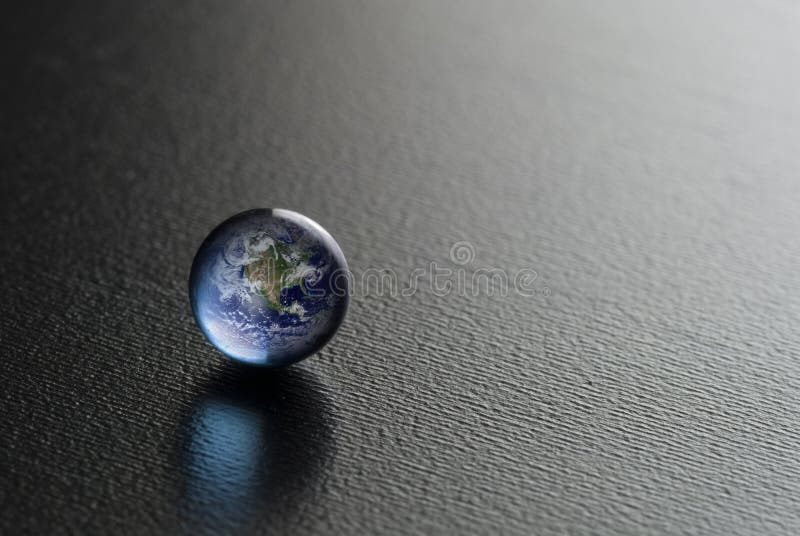 Perle bleue photo stock. Image du planète, univers, sphère - 3384938