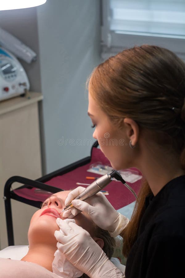 Permanent Make Up Procedure. Lip Makeup in Tattoo Salon Stock Image ...