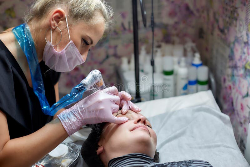 Permanent Makeup, Eyebrow Tattooing. the Master Makes Permanent Makeup ...