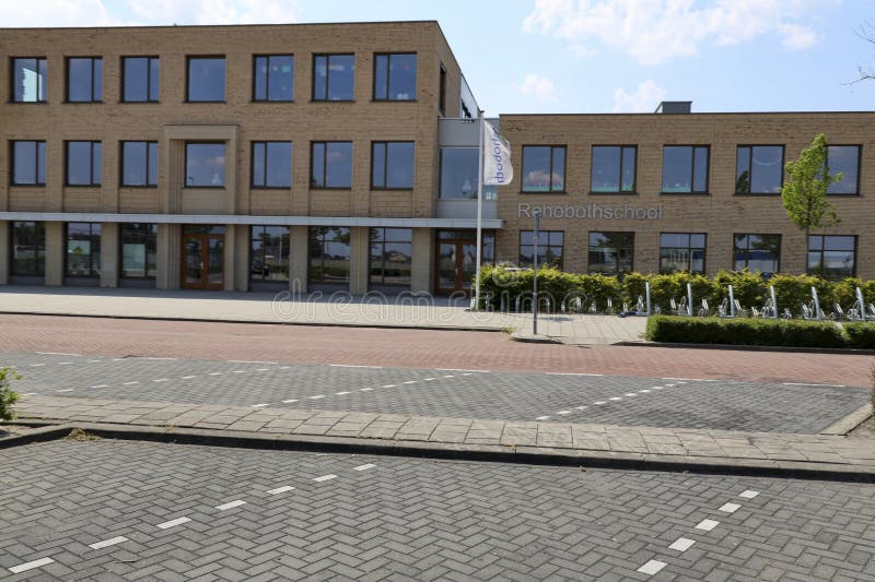 Permanent and Temporary Buildings for Primary School in Moerkapelle ...