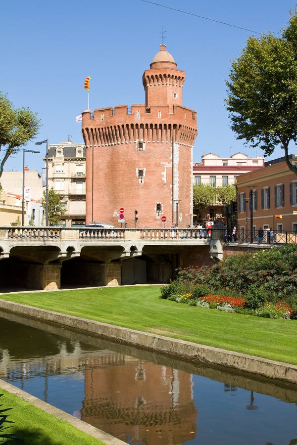 Perpignano, Francia fotografia stock editoriale. Immagine di ponticello ...