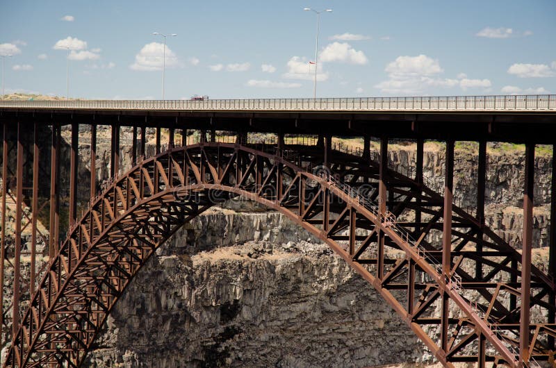 Perrine Bridge Midpoint stock image. Image of base, pursuit - 20130001