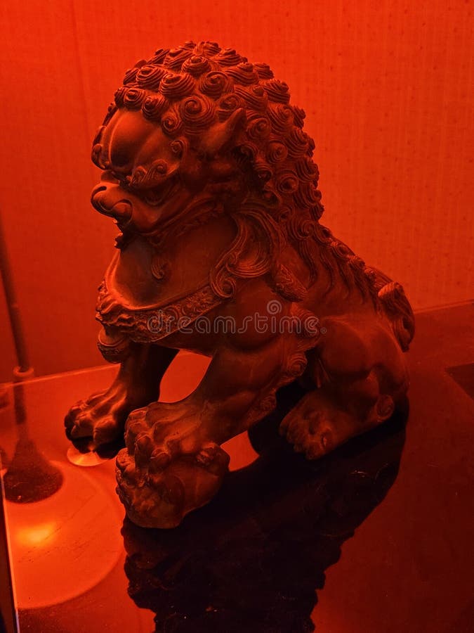 Perro Demonio Chino En Rojo Imagen de archivo - Imagen de chino ...