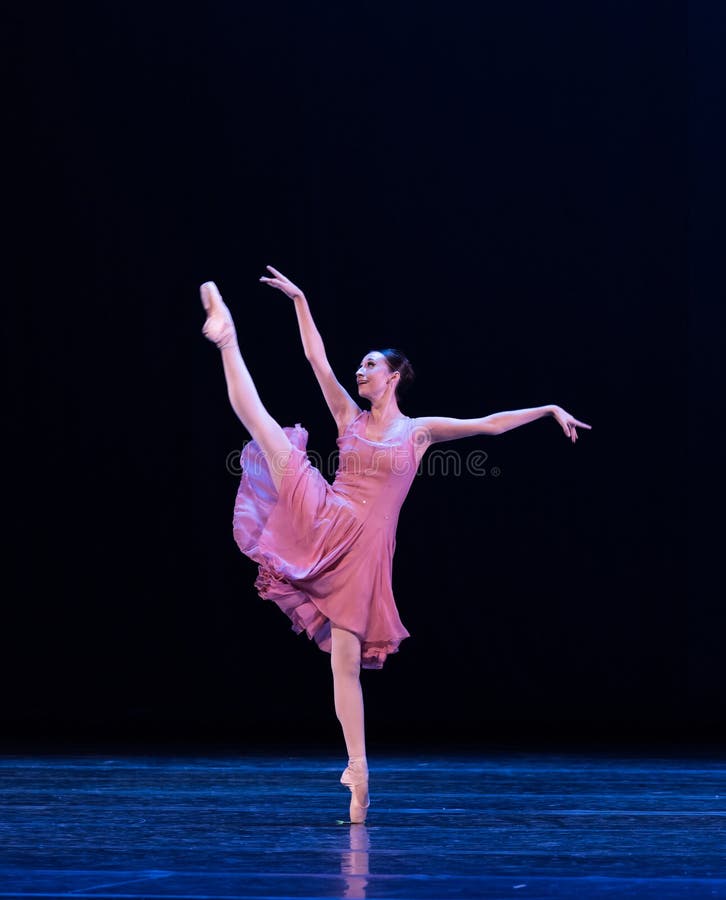 Klassisches Ballett: Walzer Der Blumen Redaktionelles Stockfoto - Bild ...