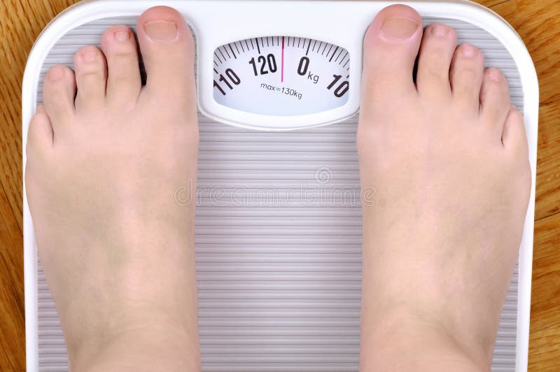 Persona Descalza En La Escala Imagen de archivo - Imagen de descalzo ...