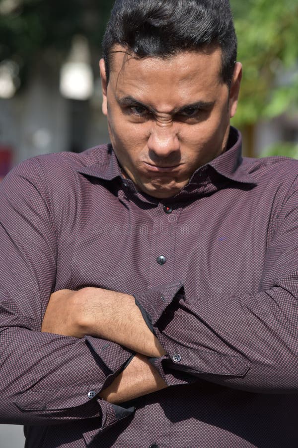 Persona hermosa obstinada foto de archivo. Imagen de mirando - 129699694