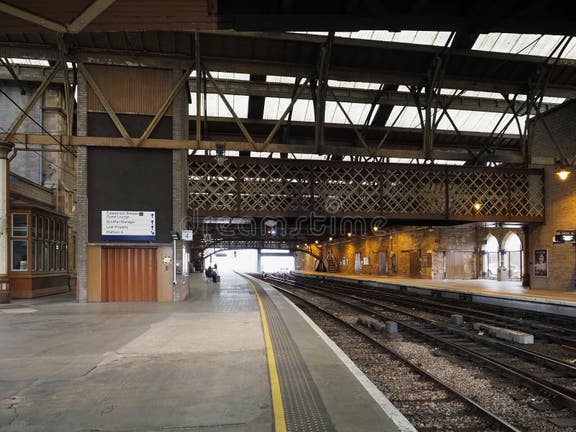 Perth railway station editorial stock photo. Image of september - 295353168