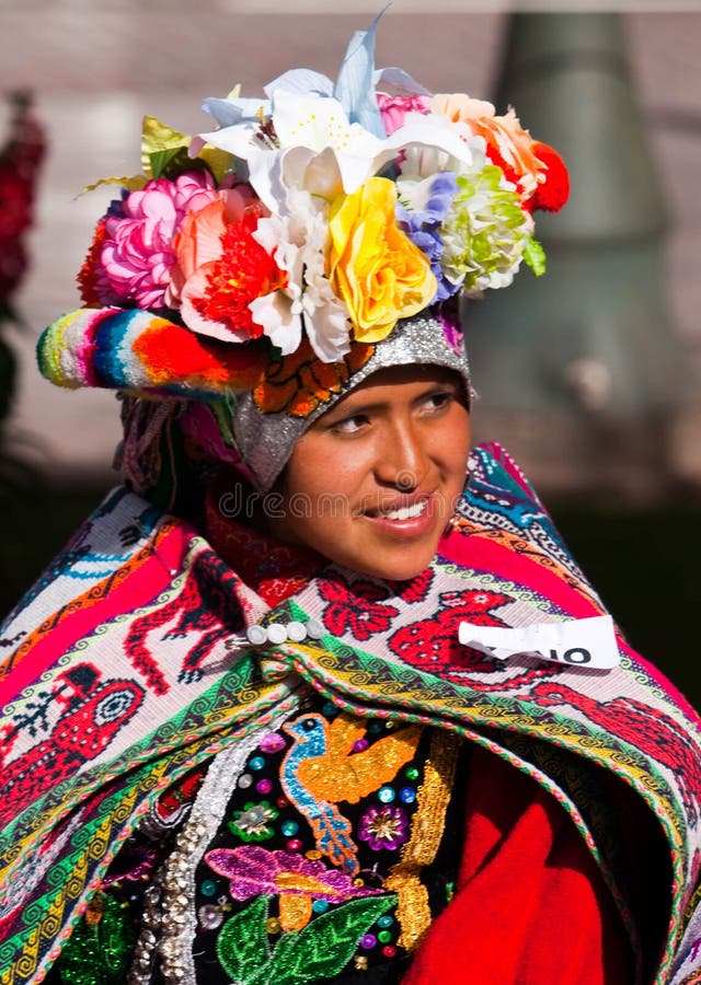 Peru, Cuzco, Mulher Indígena Quechua Imagem de Stock Editorial - Imagem ...