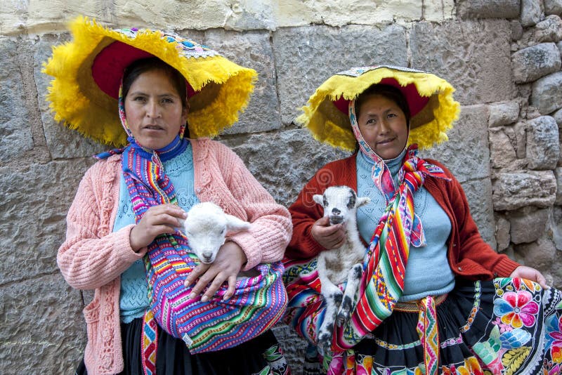Peruvian Ladies in Cusco in Peru. Editorial Photography - Image of ...