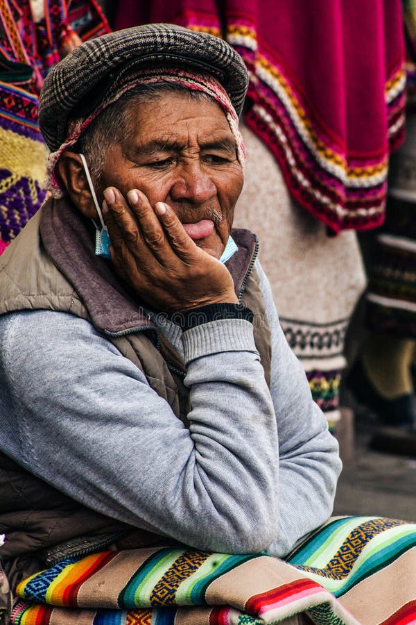 Peruvian People in Traditional Clothes in Cuzco Editorial Stock Photo ...