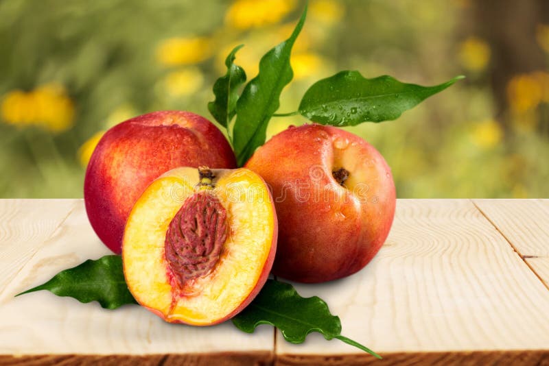 Perzik stock foto. Image of nectarines, sectie, achtergrond - 117959822