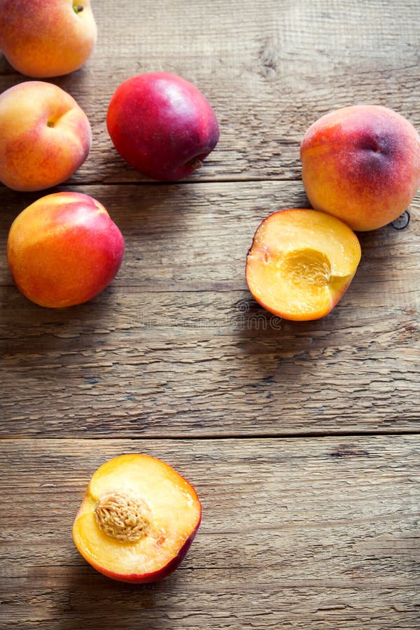 Perziken stock foto. Image of gebakje, koken, perzik - 113994384
