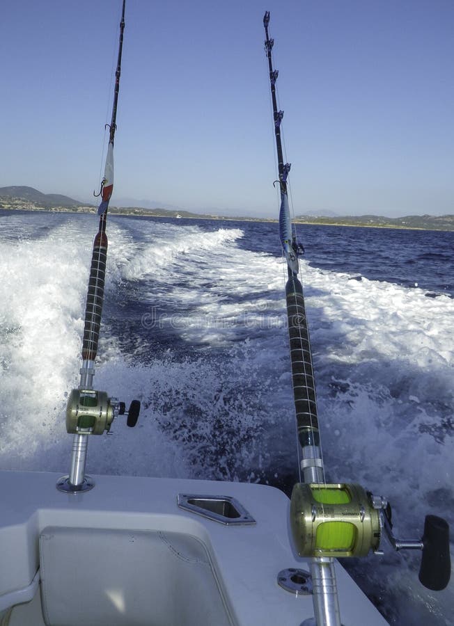 Engranaje De La Pesca En Alta Mar Y Silla Del Barco Foto de archivo ...