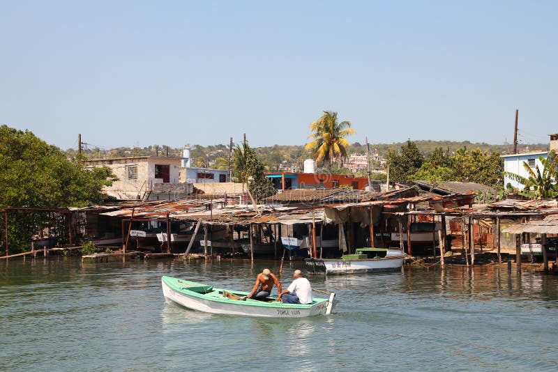 Pesca en Cuba foto de archivo editorial. Imagen de recipiente - 32448633