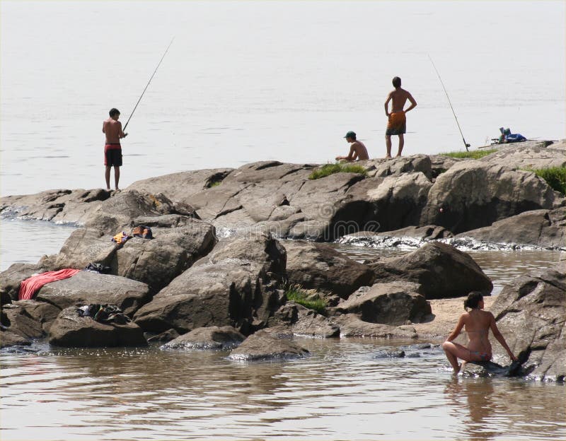 Pesca en la playa foto de archivo. Imagen de recorrido - 370504