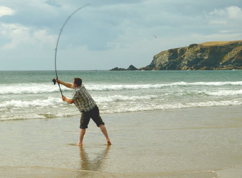 Pesca En El Mar En La Playa Imagen de archivo - Imagen de roca, pesca ...
