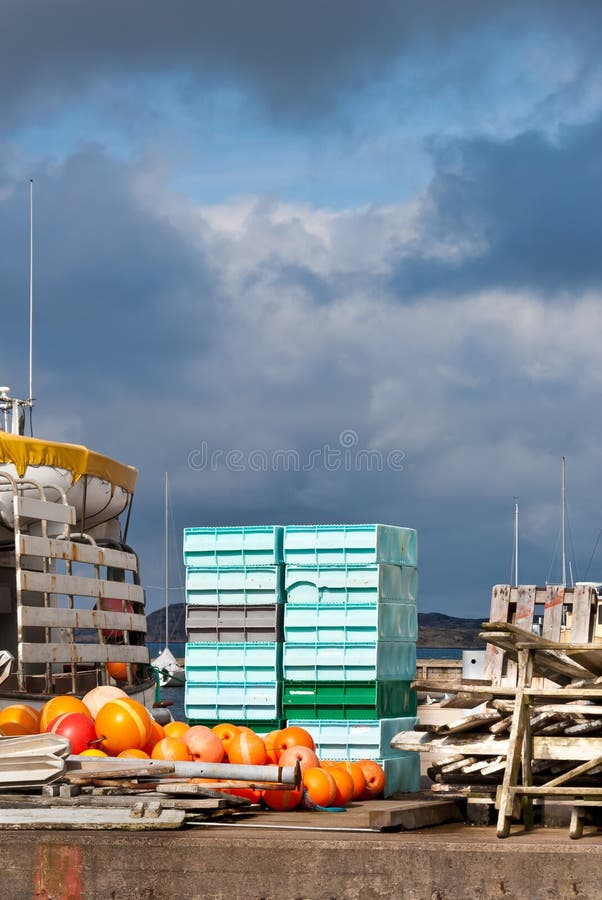 Pesca industrial imagen de archivo. Imagen de nublado - 28222985