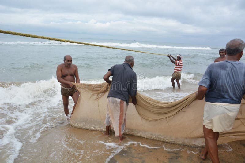 Pesca tradicional imagen de archivo editorial. Imagen de azul - 63699339