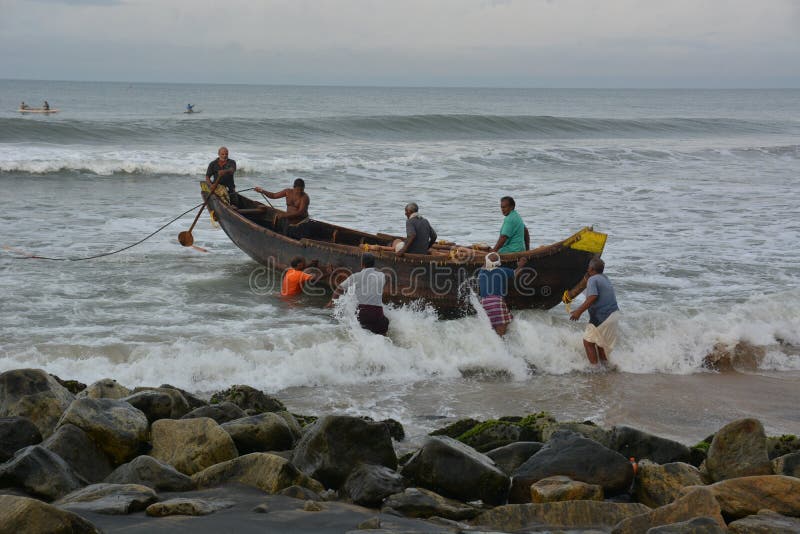Pesca tradicional fotografía editorial. Imagen de enredo - 63699132