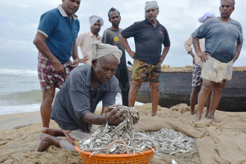 Pesca tradicional imagen de archivo editorial. Imagen de azul - 63699339