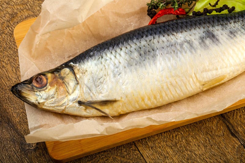 Pescados de los arenques imagen de archivo. Imagen de cubo - 118905715