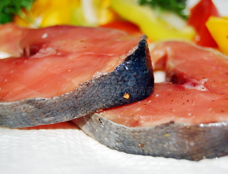 Pescados rojos, salmones. foto de archivo. Imagen de tiro - 12681994